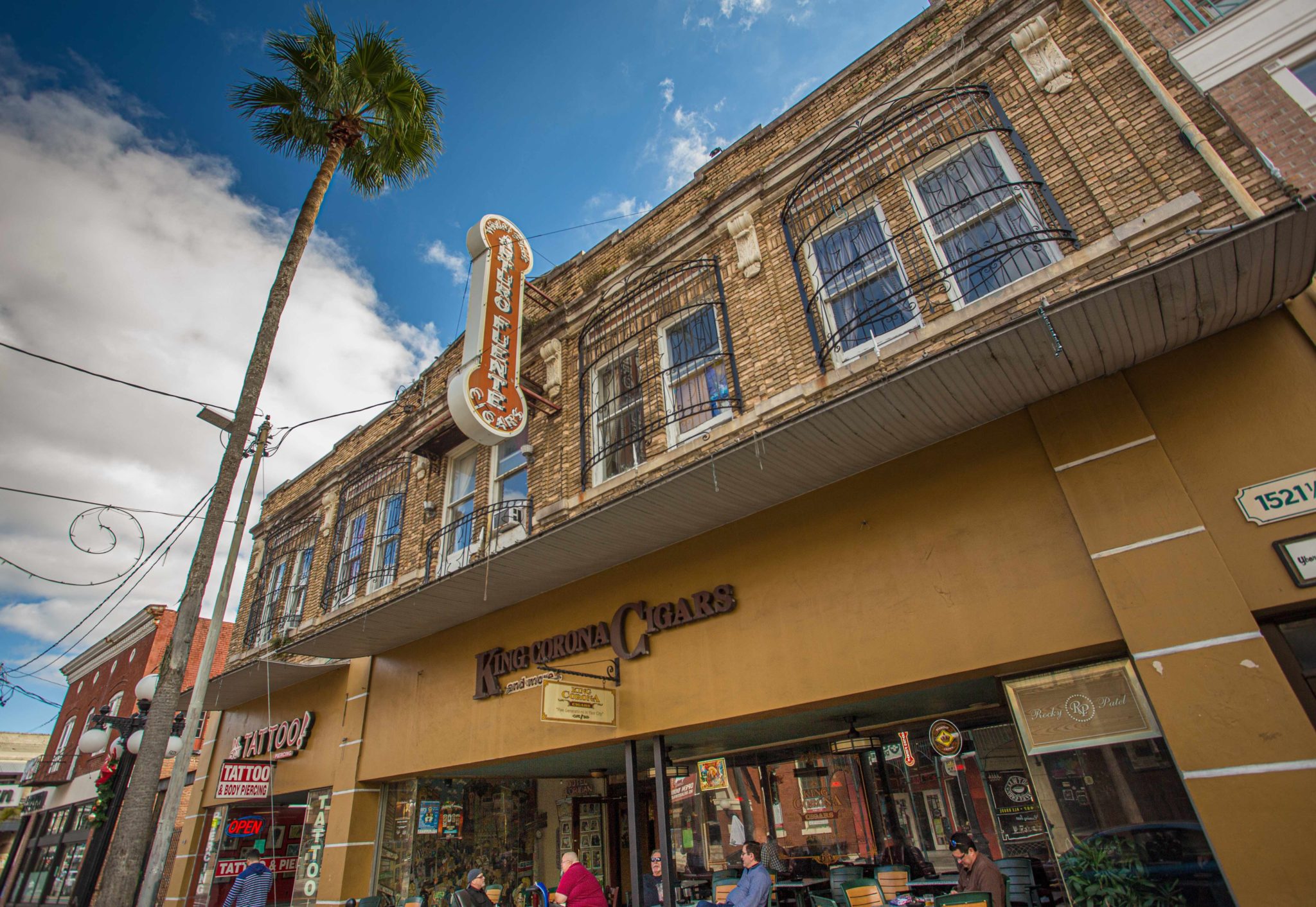 7 of Tampa Bay’s Best Cigar Bars and Lounges - Tampa Magazine